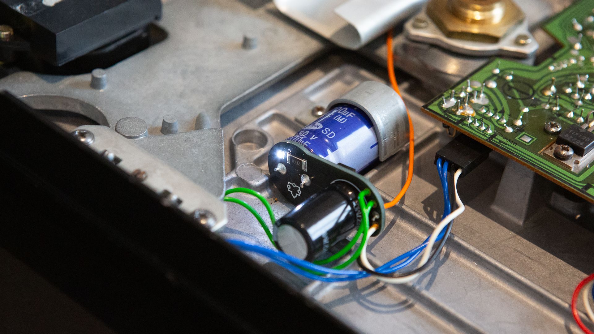 BG4002 PCB adapter for reservoir capacitors | Leicht.IO